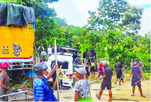 ईशान्येतील सीमेखालचा सुरूंग – मार्मिक